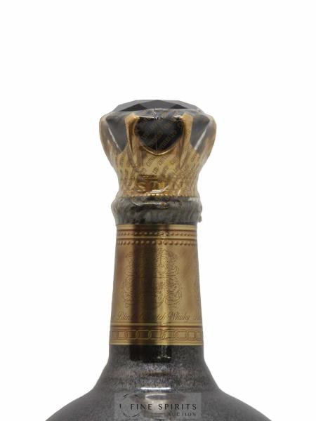 Acheter spiritueux Chivas Brothers 38 years Of. Stone of Destiny Royal ...